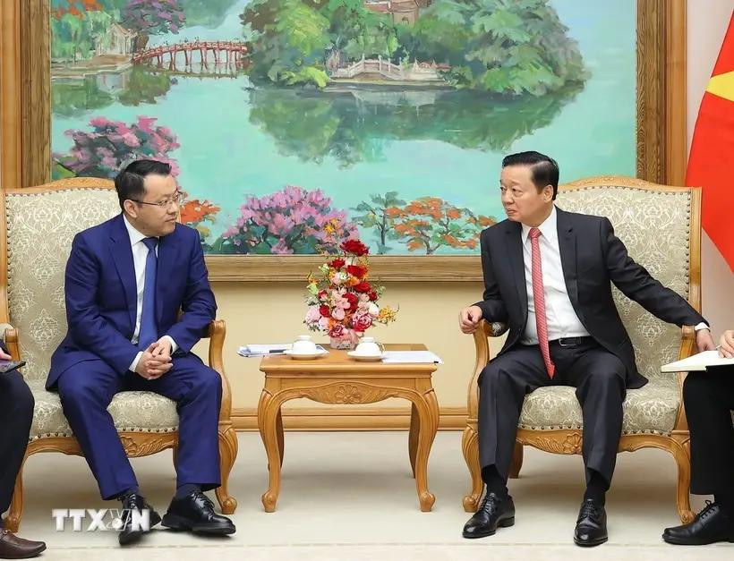 Deputy PM receives leader of China’s Geely Auto Group | Vietnam+ ...