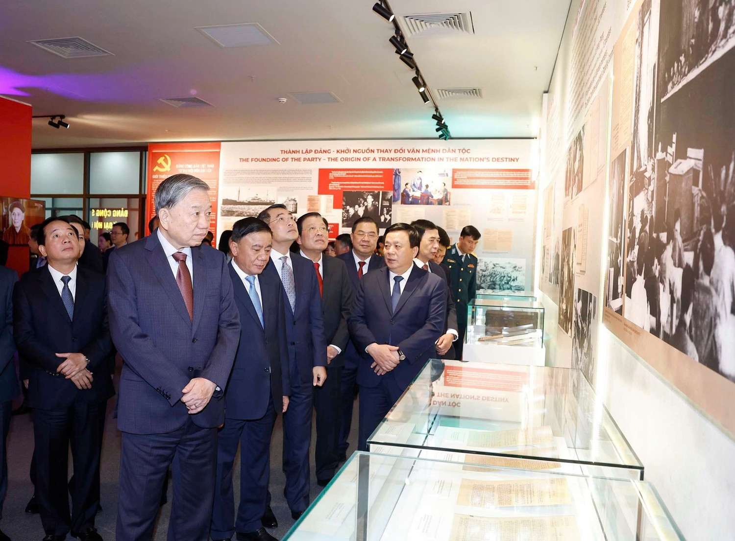 Exhibition on national Party congresses opens in Hanoi
