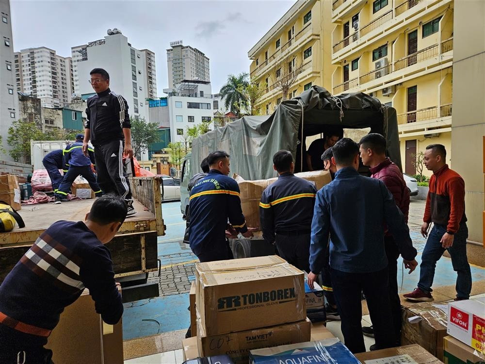 Vietnam sends 26 police officers to Myanmar for earthquake relief ...