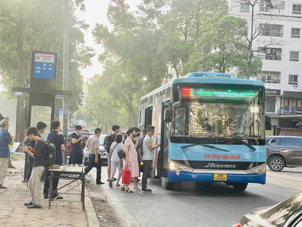 Hanoi offers free fares on 130 bus routes, metro lines from August 30 ...