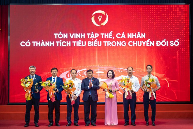 Vietnam passes initial phase of digital transformation | Vietnam+ ...