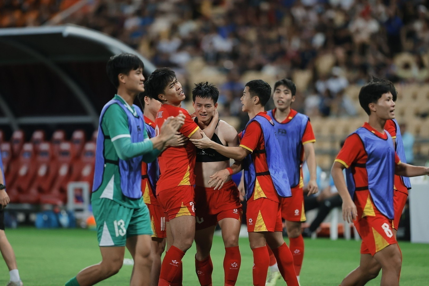 SEA Games 33: Vietnam defeat Thailand 3-2 after extra time to claim men ...