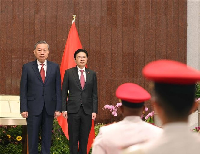 Singaporean leader hosts welcome ceremony for Vietnamese Party chief | Vietnam+ (VietnamPlus)