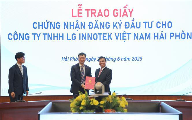 LG Innotek Vietnam Hai Phong raises investment by 1 billion USD ...