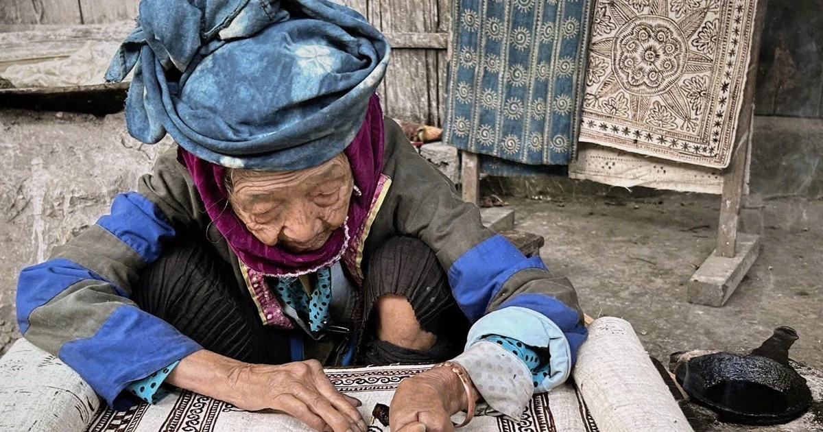 Lung Tam village keeps Hmong hemp weaving alive | Vietnam+ (VietnamPlus)