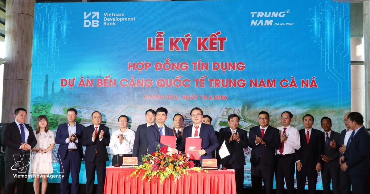 Ca Na LNG power plant, wharf projects secure investment deal