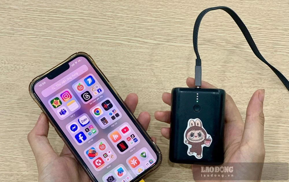 Vietnamese airlines tighten regulations on power banks over explosion fears