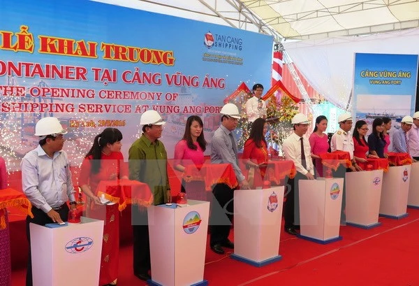 New container shipping route opens in Vung Ang port | Vietnam+ ...