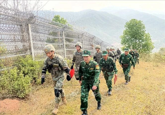 Vietnam, China striving for land border of peace, friendship ...