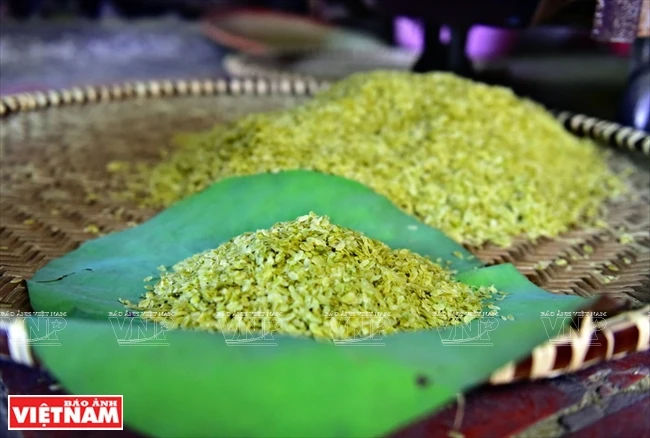 Young sticky rice flakes – delicacy of Hanoi’s autumn | Vietnam+ ...