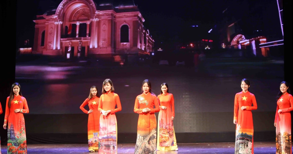 ASEAN traditional costumes introduced at cultural exchange event ...