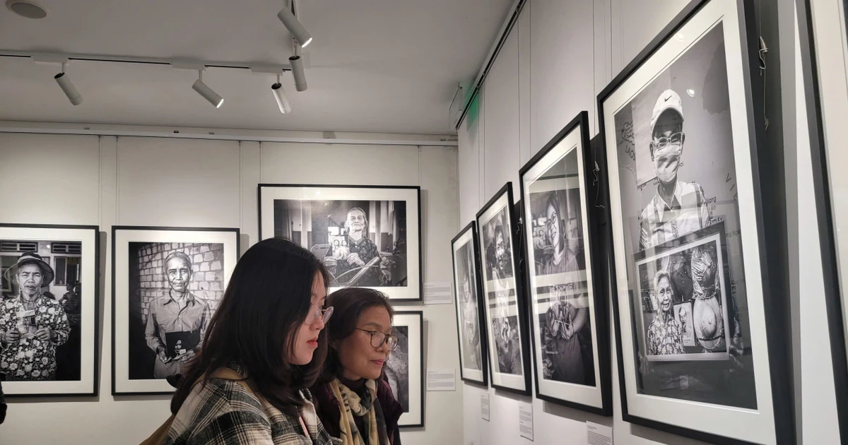 Photo exhibition captures over three decades of Vietnam’s ...