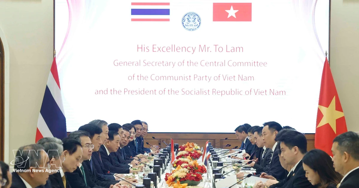 Vietnamese top leader holds talks with Thai Prime Minister