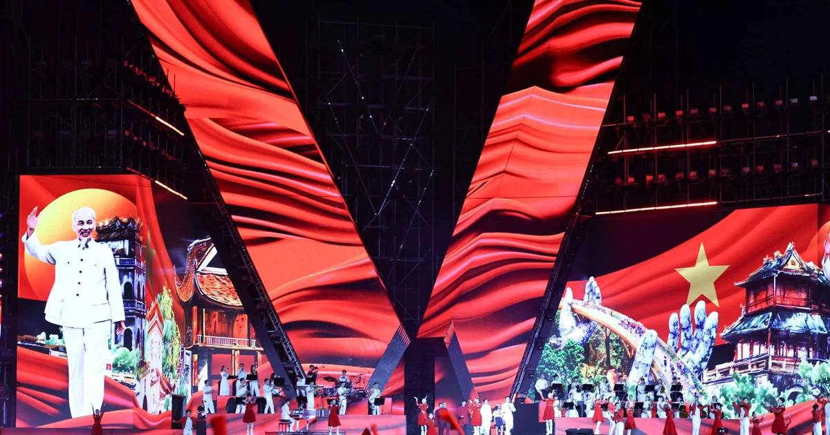 Emotional, proud moments at national concert | Vietnam+ (VietnamPlus)