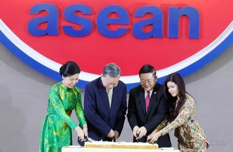 Vietnam plays active, proactive and responsible role in ASEAN (P2 ...
