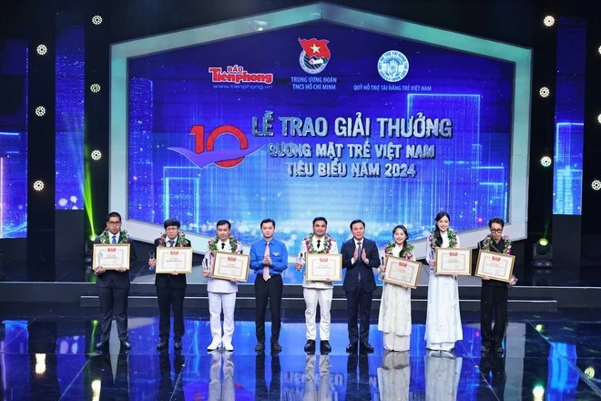 Vietnam honours rising stars at 2024 youth award ceremony