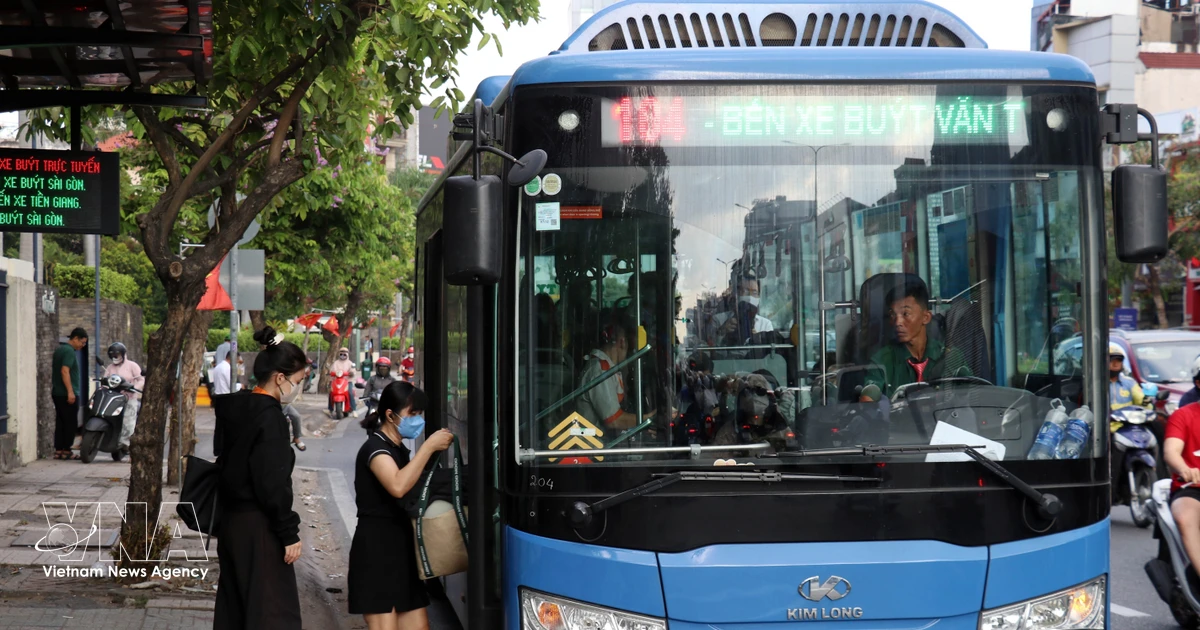 HCM City proposes free bus rides on 135 routes from May