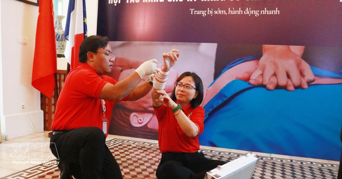 Vietnam, France cooperate to build community first-aid network
