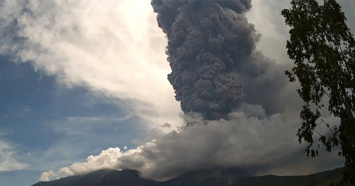 Mount Lewotobi in Indonesia's East Nusa Tenggara erupts | Vietnam+ ...
