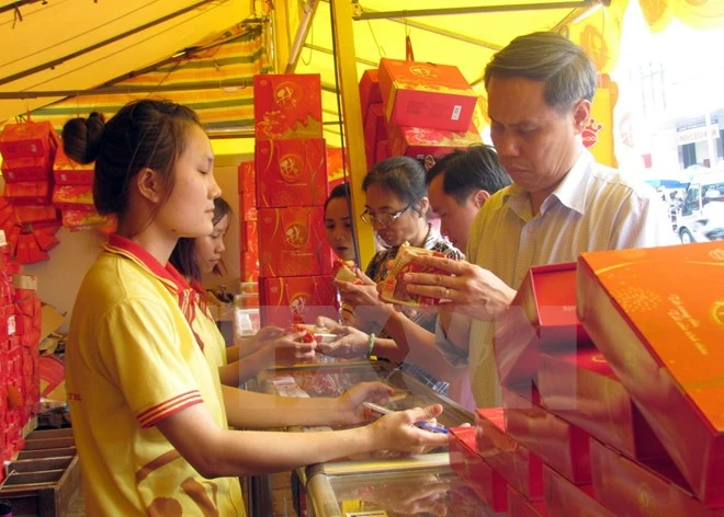 Mondelez Kinh Do Vietnam ships first batch of moon cakes | Vietnam+ ...