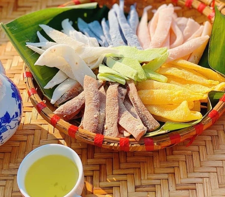 Hanoi's youths keep Tet spirit in style | Vietnam+ (VietnamPlus)