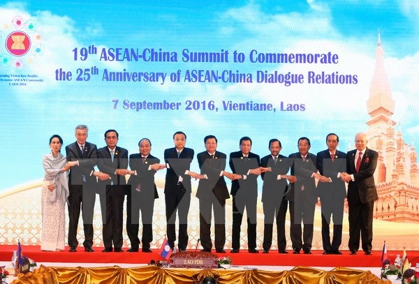 PM suggests ASEAN increase external relations | Vietnam+ (VietnamPlus)