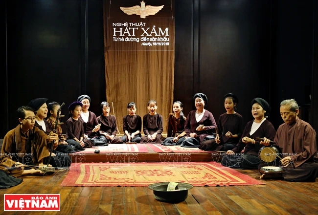 Xam singing performance marks Cultural Day | Vietnam+ (VietnamPlus)