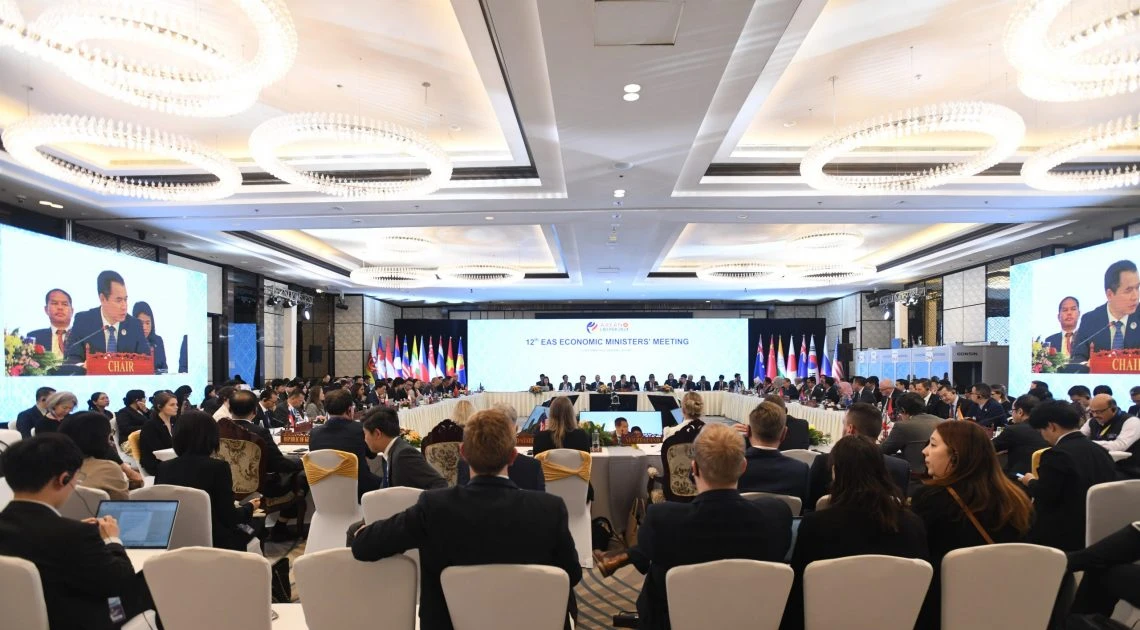 ASEAN-East Asia merchandise trade tops 1.7 trillion USD in 2023 ...