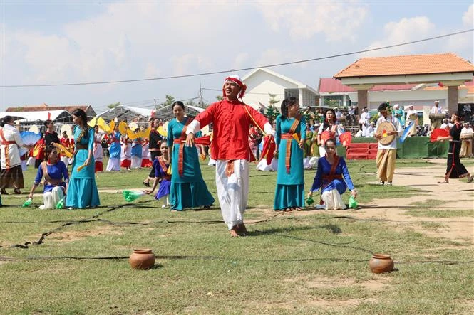 Cham Brahman people in Ninh Thuan celebrate Kate Festival | Vietnam+ ...