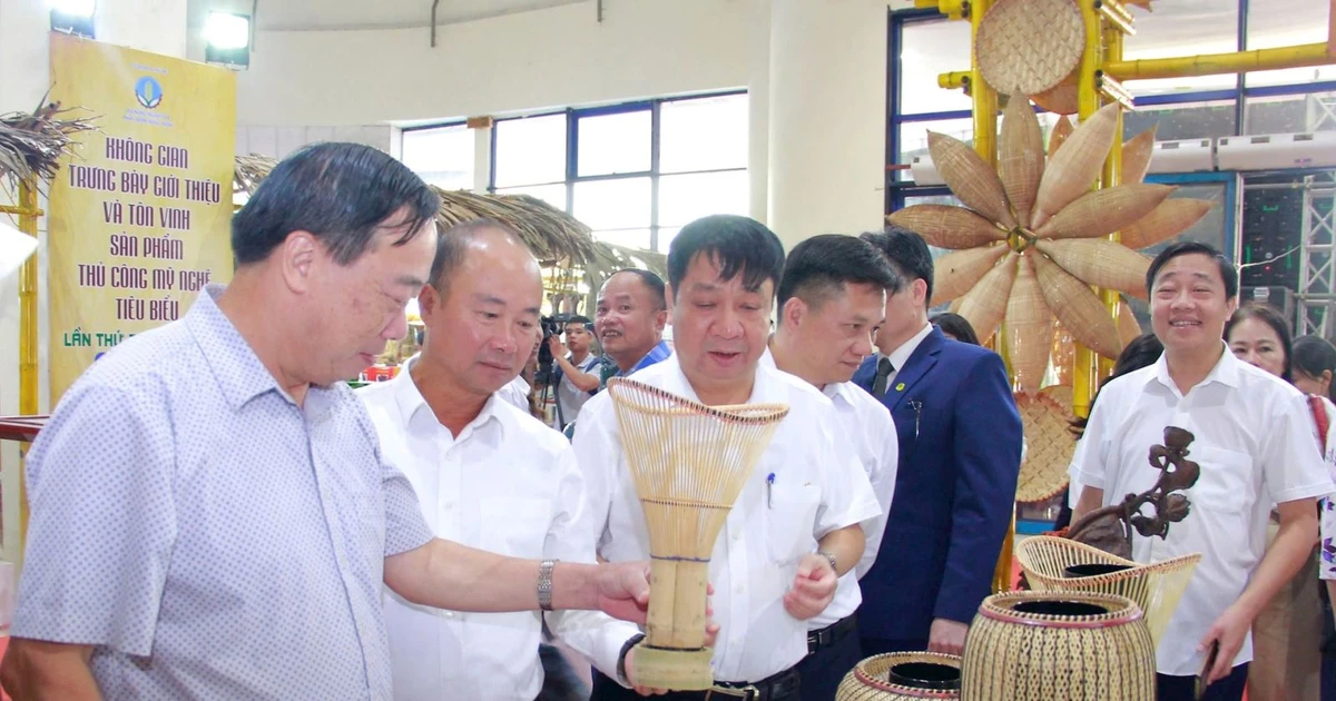 Hanoi hosts 20th Vietnam Handicraft Village Fair | Vietnam+ (VietnamPlus)