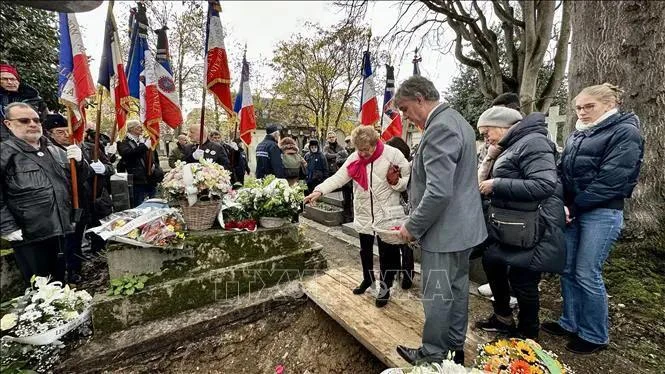 Vietnamese Ambassador attends funeral of French journalist Madeleine ...