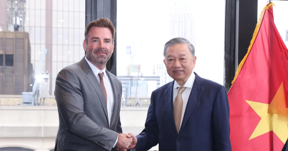 Top leader meets with representatives of international technology ...