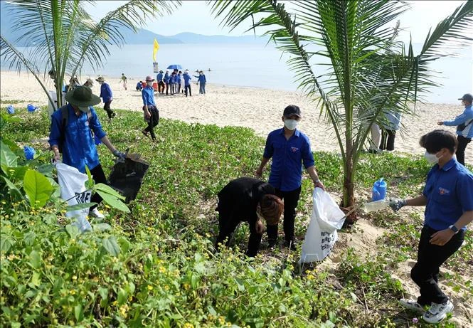 Coastal, island localities promote green tourism with plastic waste ...