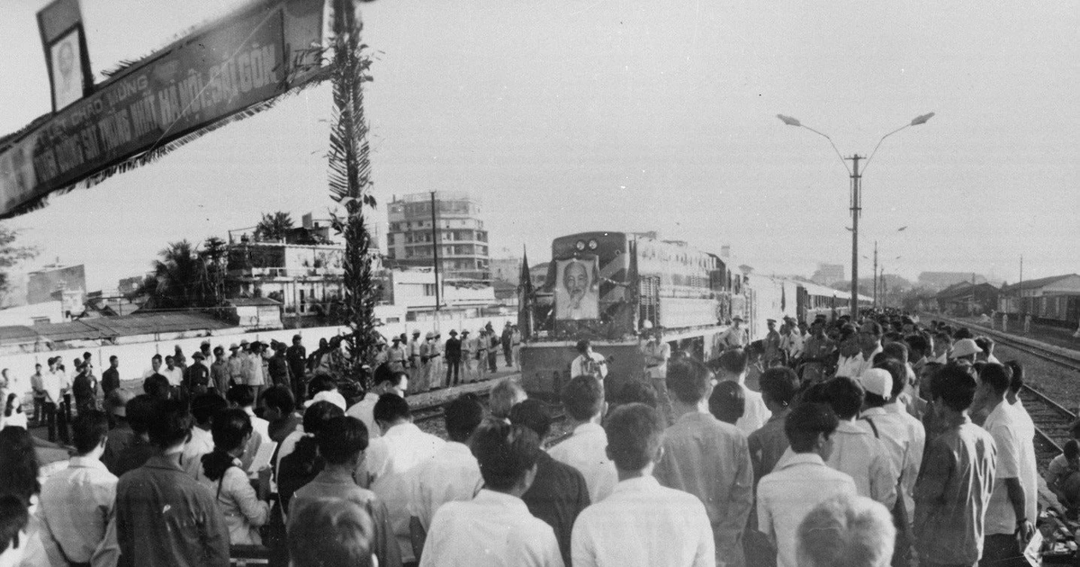 First reunification train marks milestone for Vietnam’s railway sector ...