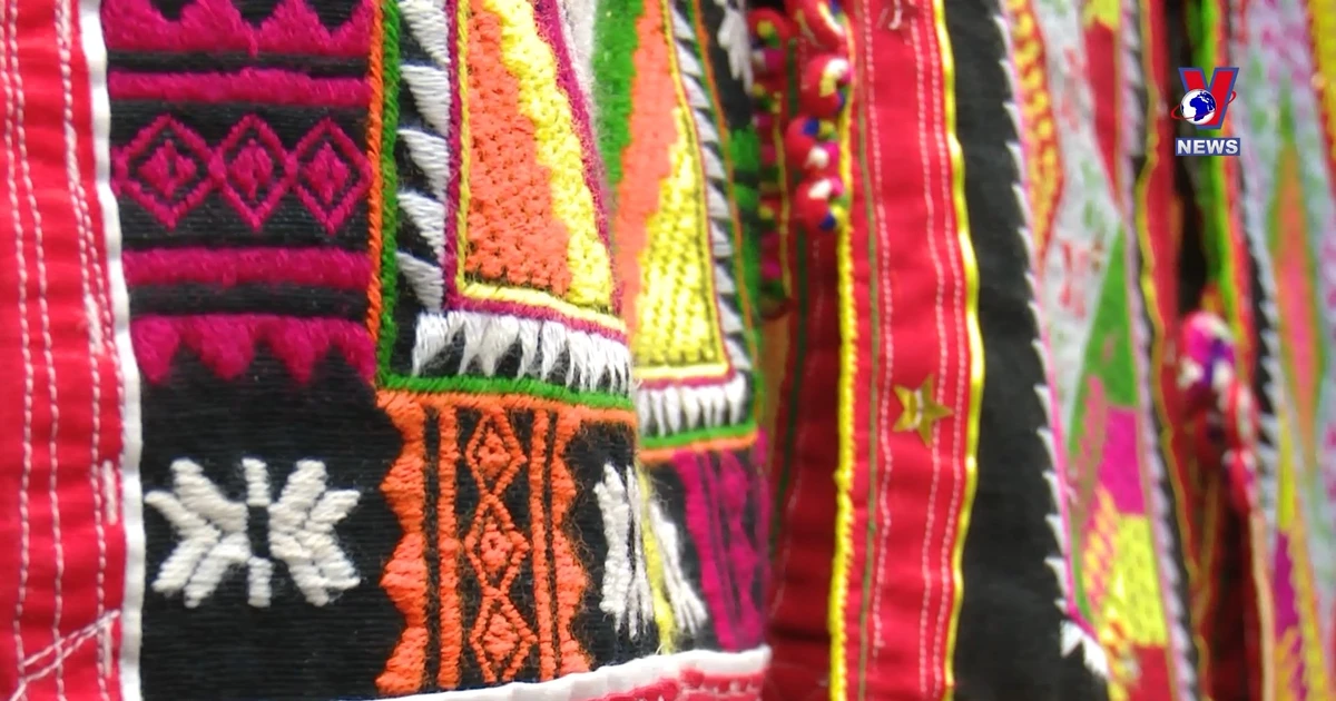 Pieu scarf: Beautiful cultural heritage of Thai ethnic people
