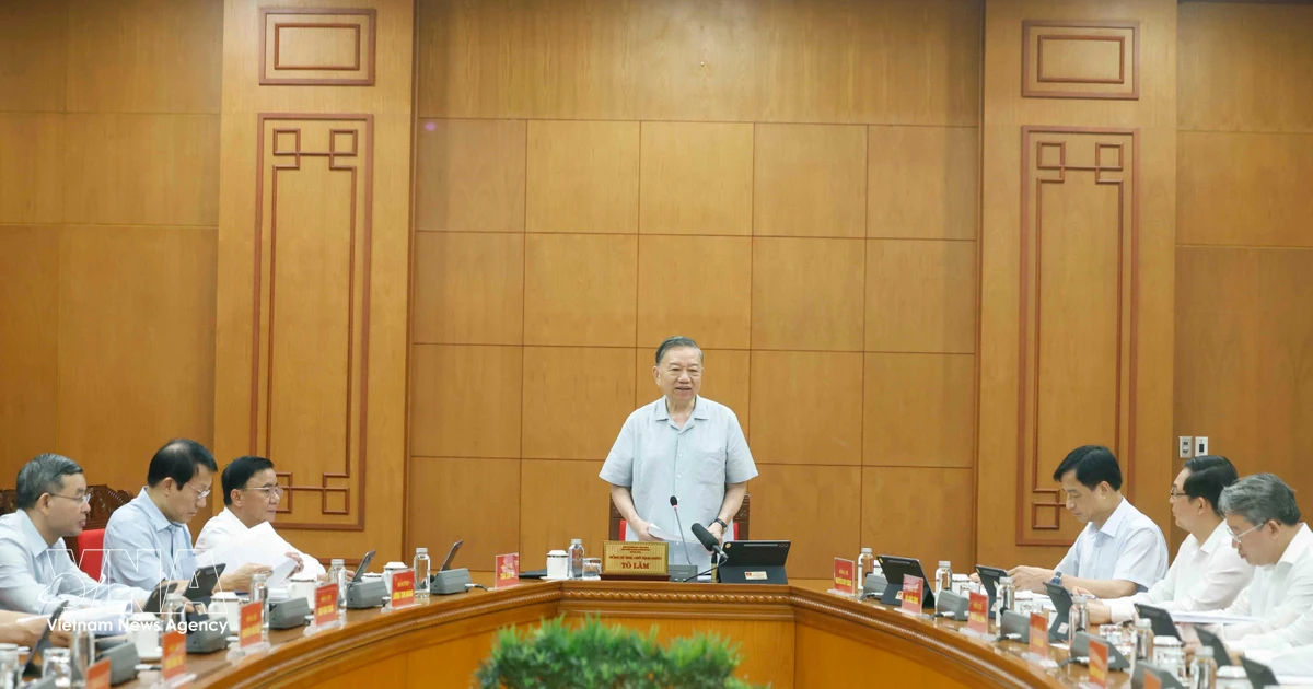 Top leader calls for strategic quantum technology development plan