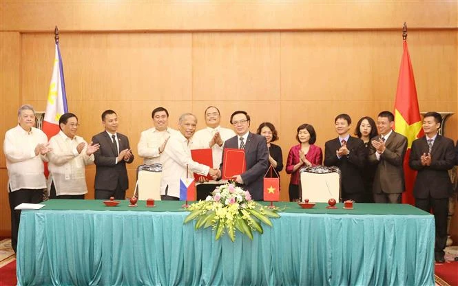 Vietnamese, Philippine ruling parties foster cooperation | Vietnam+ ...