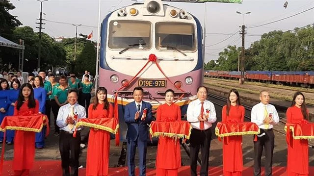 North-South express freight train service launched | Vietnam+ (VietnamPlus)
