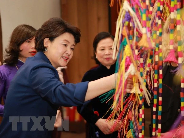 Vietnam, RoK’s first ladies visit ethnology museum | Vietnam+ (VietnamPlus)