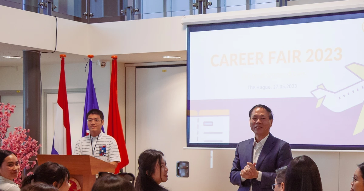 Vietnamese students in Netherlands hold career fair