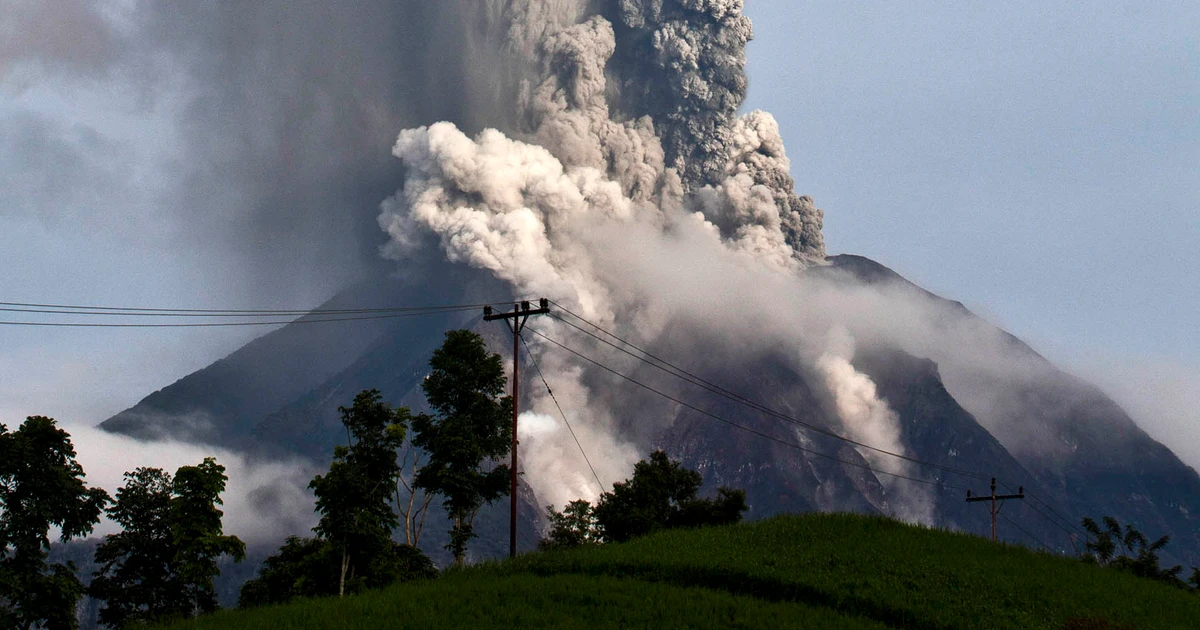 Volcano erupts in Indonesia | Vietnam+ (VietnamPlus)