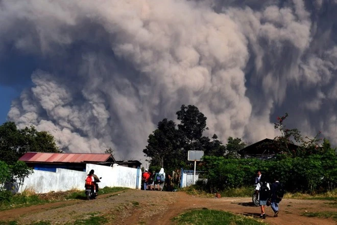 Indonesia: Mount Merapi volcano erupts again | Vietnam+ (VietnamPlus)