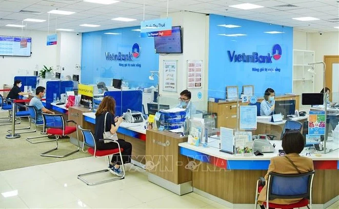 Almost all banks cut 6-month deposit interest rate to below 8%/year