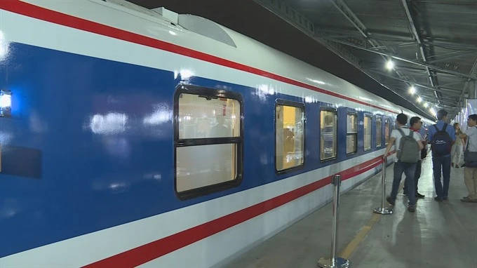 VNR launches luxury trains on North-South route | Vietnam+ (VietnamPlus)