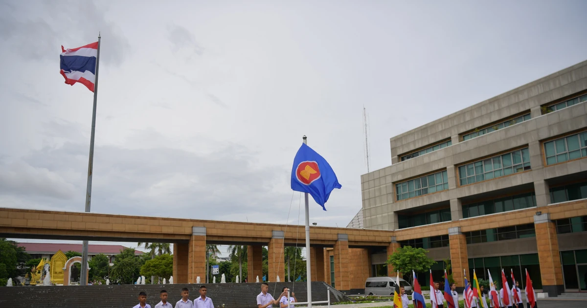 Flag raised in Thailand to mark ASEAN’s 56th anniversary | Vietnam+ ...