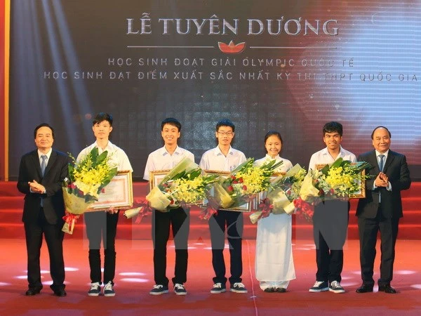 Prime Minister praises outstanding students at national, international ...