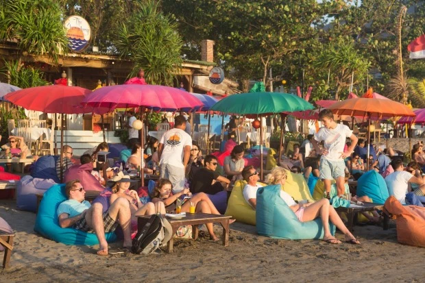 Tourists flock to Bali to celebrate New Year’s Eve | Vietnam+ (VietnamPlus)