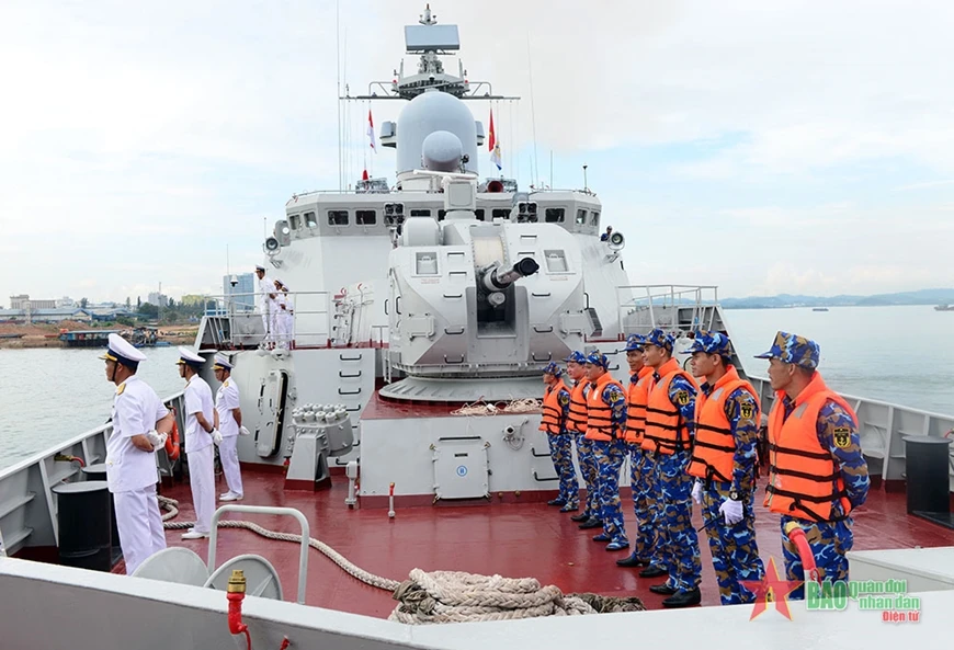 Vietnamese naval ship begins visit to Indonesia | Vietnam+ (VietnamPlus)