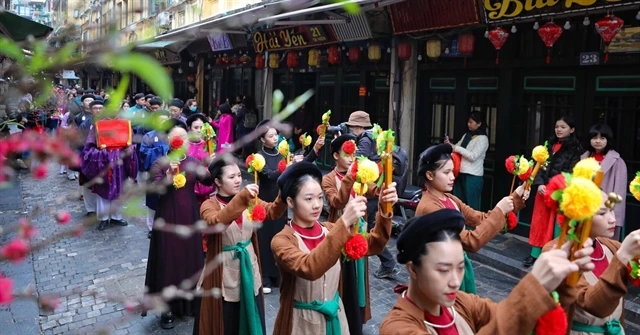 Traditional Tet rituals take place in Hanoi Old Quarter | Vietnam+ ...