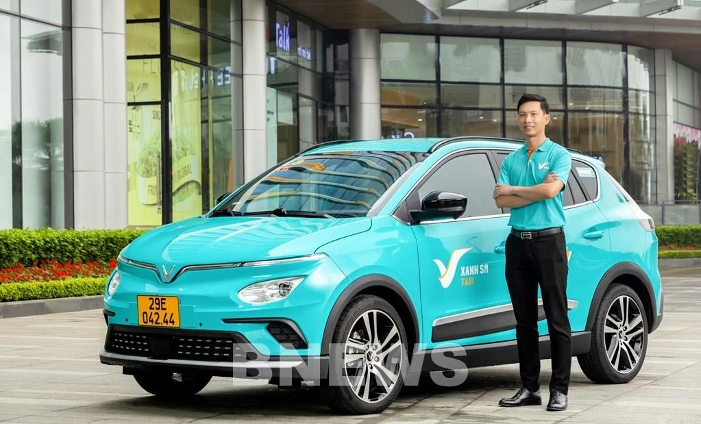First electric taxi service launched in Hanoi